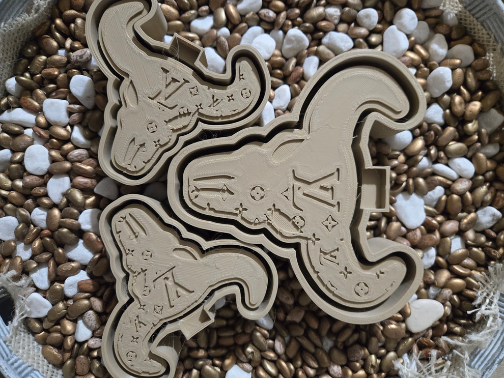 0664. LV Bull Freshie Mold or Vent Clip Molds – Crazy 8 Design